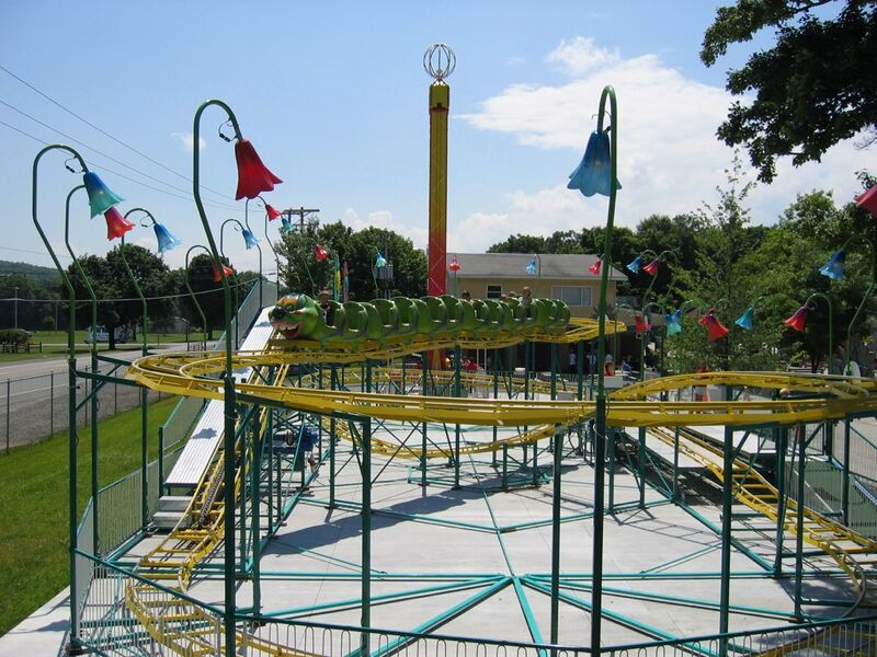 Wacky Worm (Fajume product) - Coasterpedia - The Roller Coaster and ...