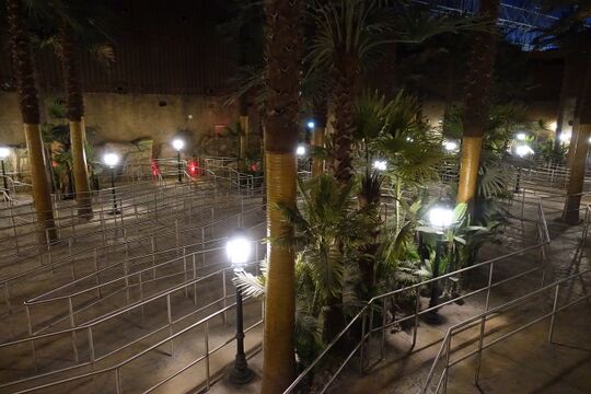 Velociraptor (IMG Worlds of Adventure) - Coasterpedia - The Roller ...