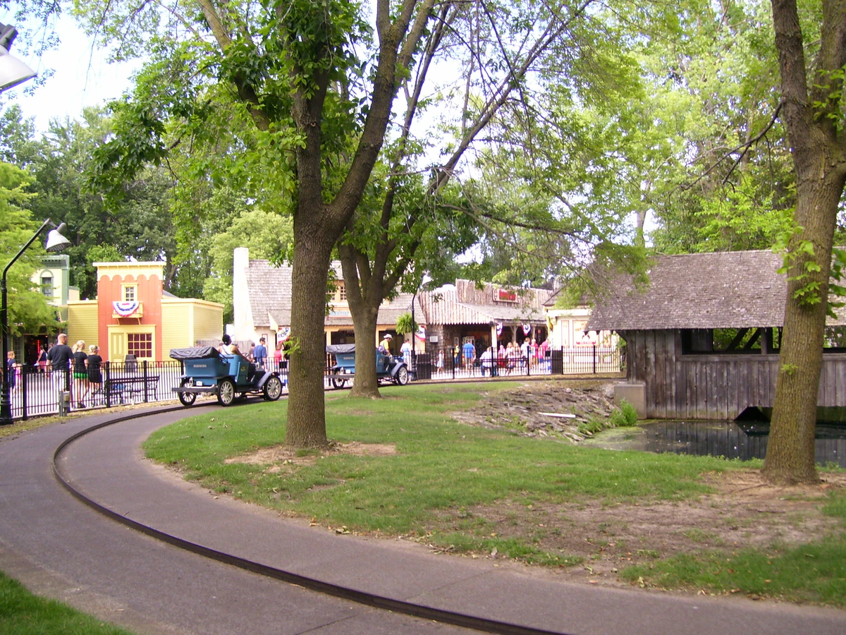 Antique Cars (Cedar Point) - Coasterpedia - The Amusement Ride Wiki