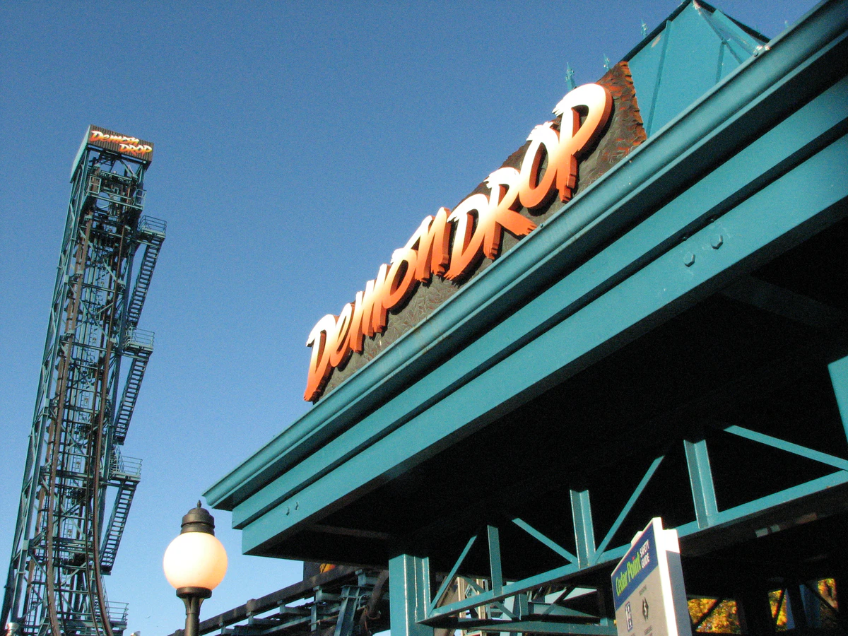 File:Demon Drop (Cedar Point) 2009 04.jpg - Coasterpedia - The ...