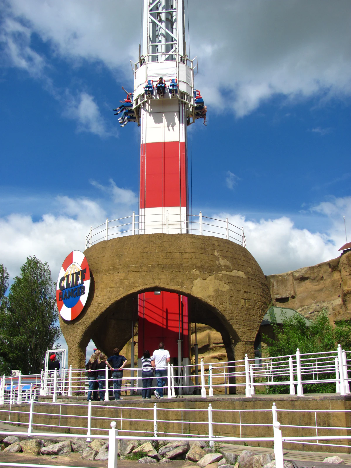 Cliff Hanger (Flamingo Land) - Coasterpedia - The Amusement Ride Wiki