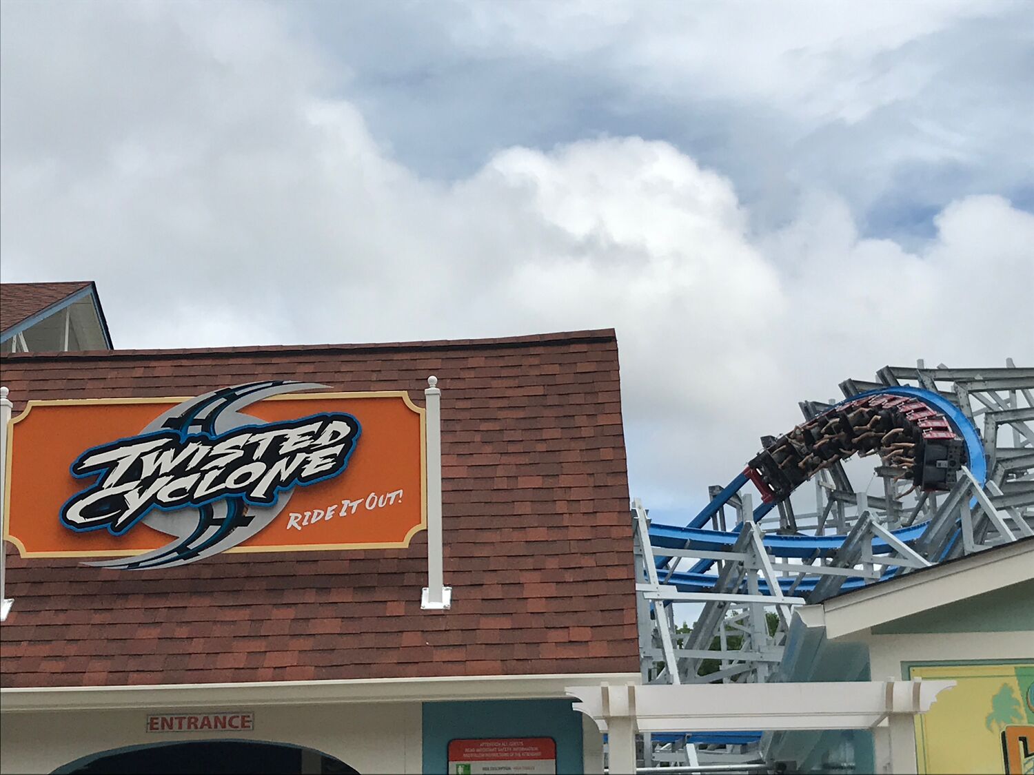 Twisted Cyclone - Coasterpedia - The Roller Coaster and Flat Ride Wiki