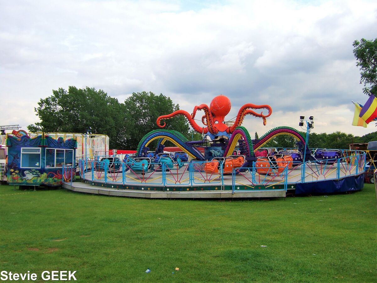 Octopus (UK Fun Fair) - Coasterpedia - The Roller Coaster and Flat Ride ...
