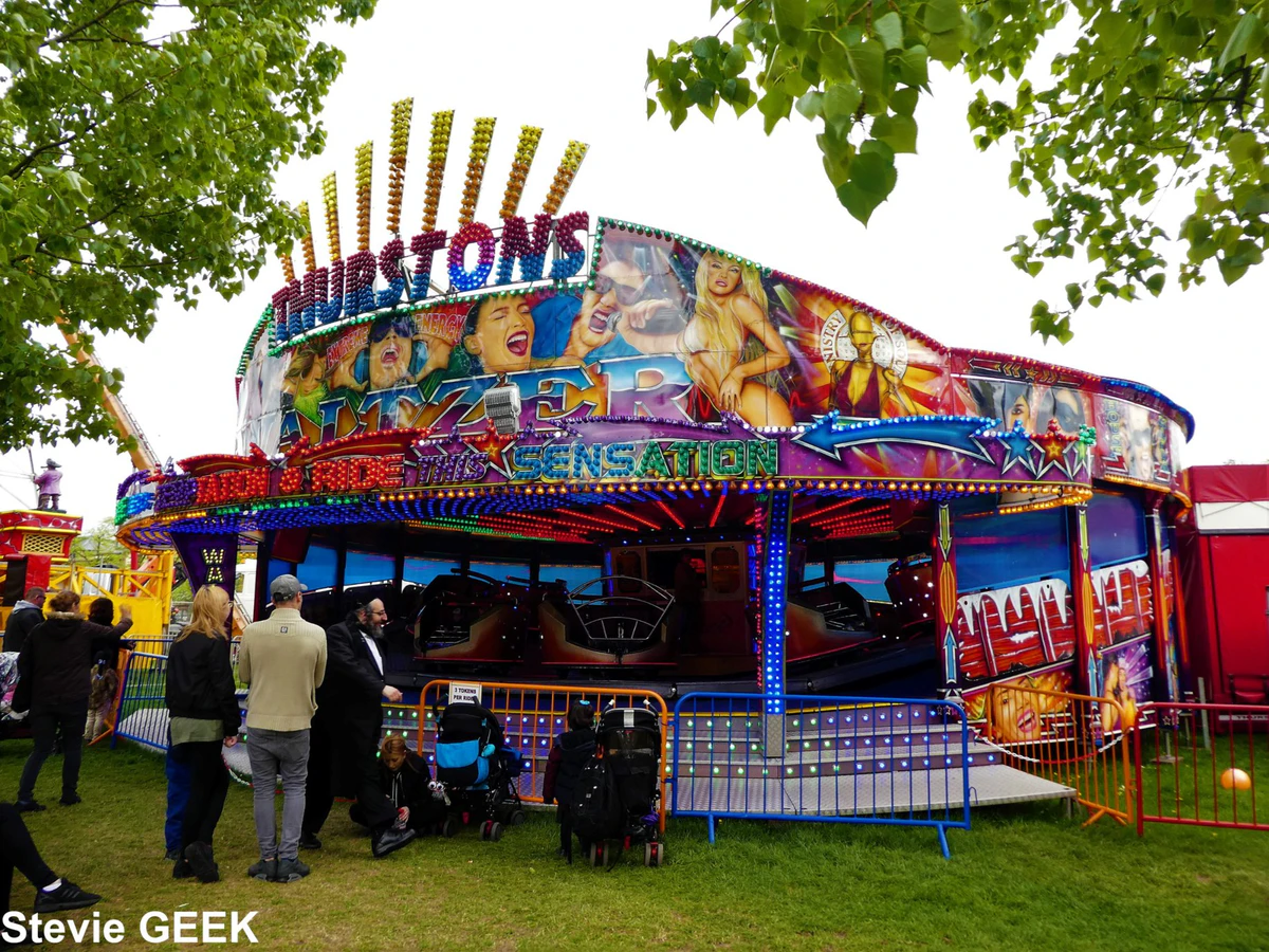 Waltzer (William Thurston) - Coasterpedia - The Amusement Ride Wiki