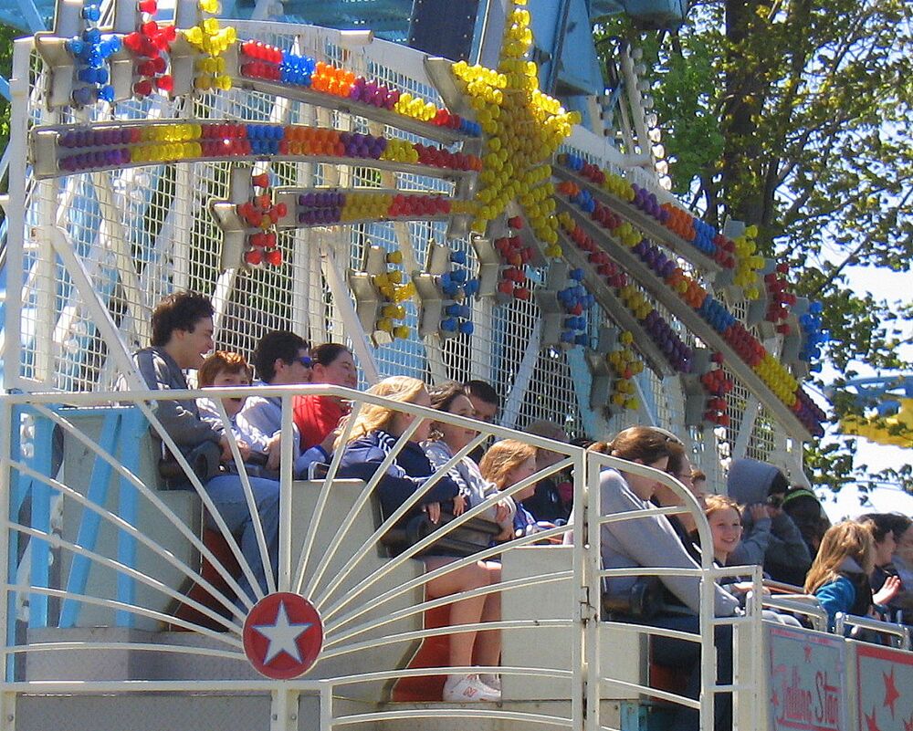 Falling Star (Michigan's Adventure) - Coasterpedia - The Roller Coaster ...