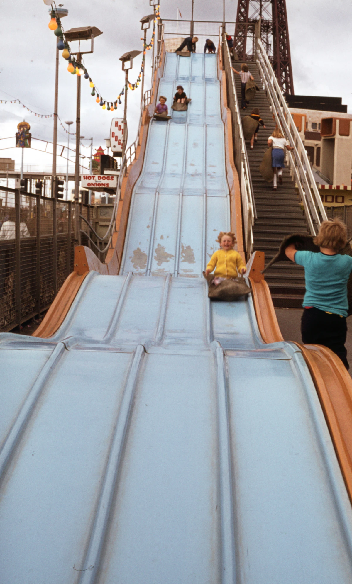 Astroglide (Golden Mile Centre) - Coasterpedia - The Amusement Ride Wiki