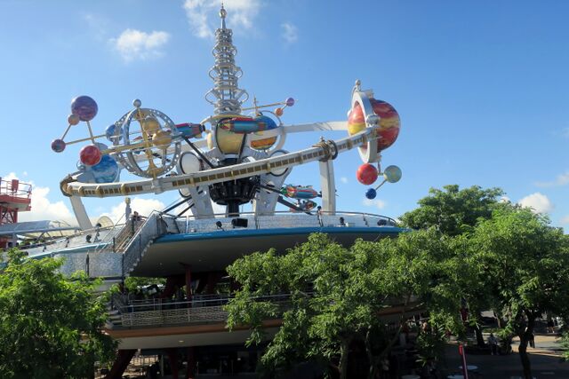 Astro Orbiter (Magic Kingdom) - Coasterpedia - The Roller Coaster and ...