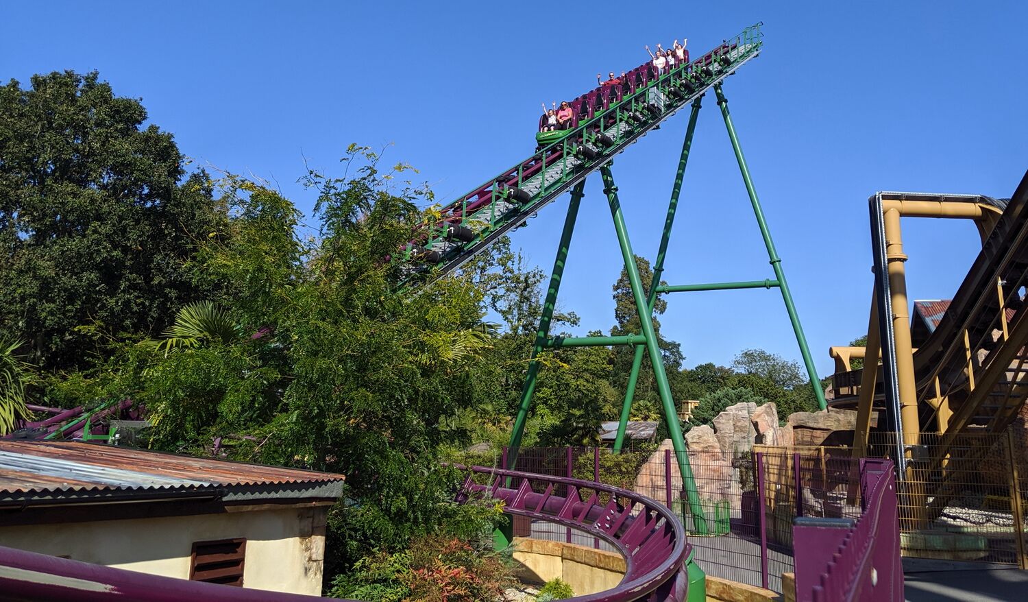 Velociraptor (Paultons Park) - Coasterpedia - The Roller Coaster and ...