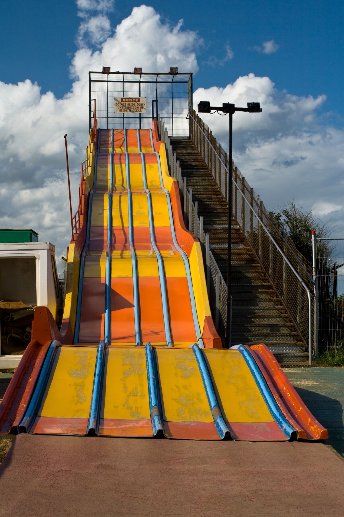 Giant Slide (Hemsby Fun Park) - Coasterpedia - The Roller Coaster and ...