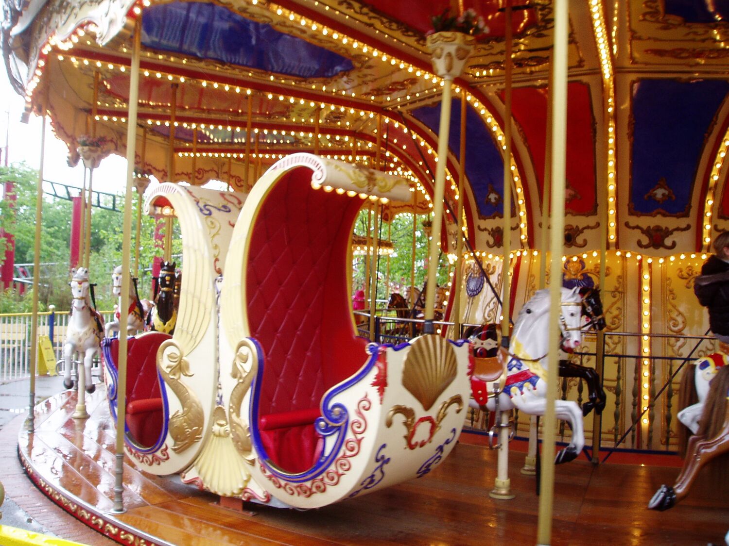Carousel (Chessington World of Adventures) - Coasterpedia - The Roller ...