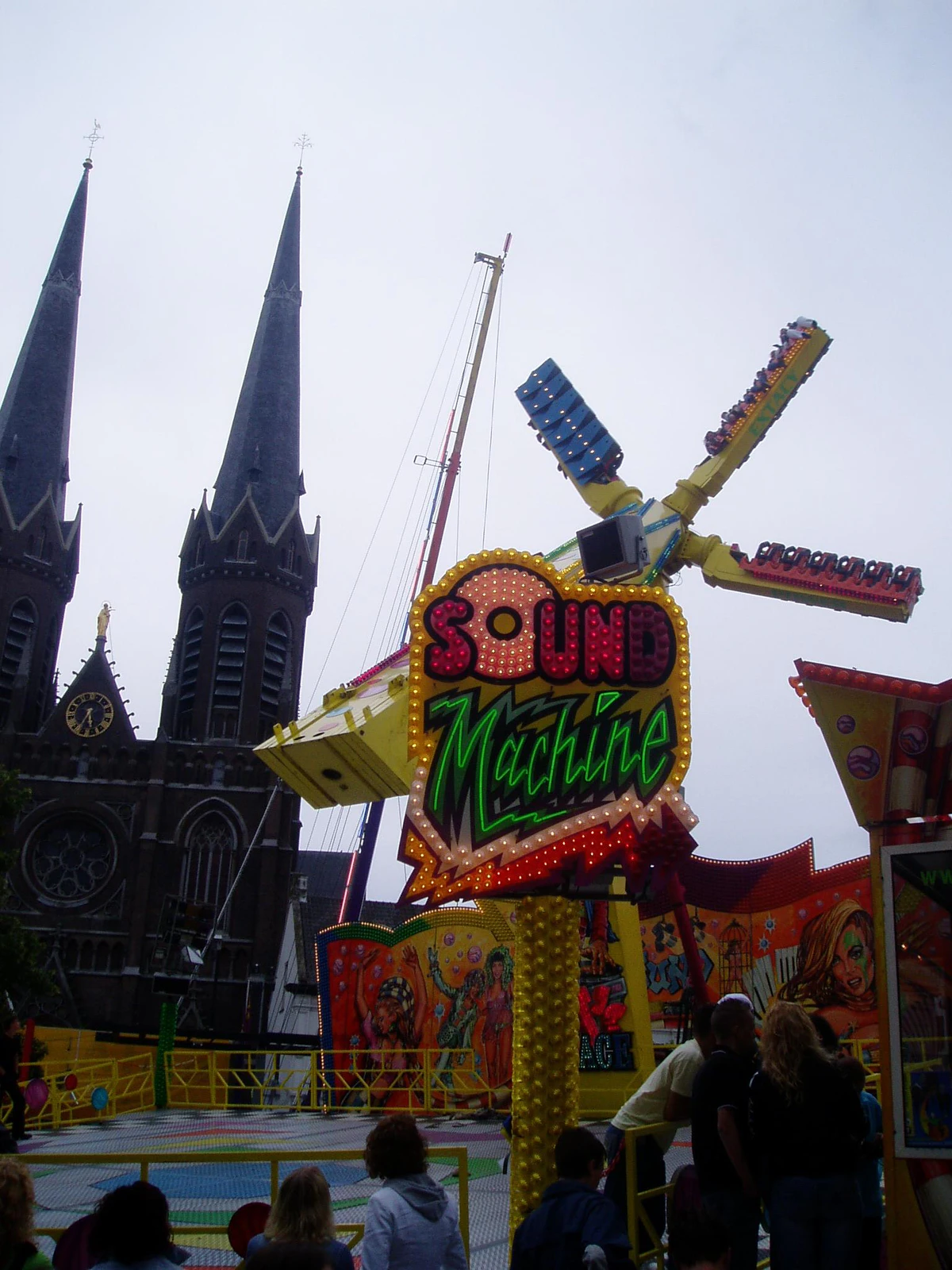 Sound Machine - Coasterpedia - The Amusement Ride Wiki