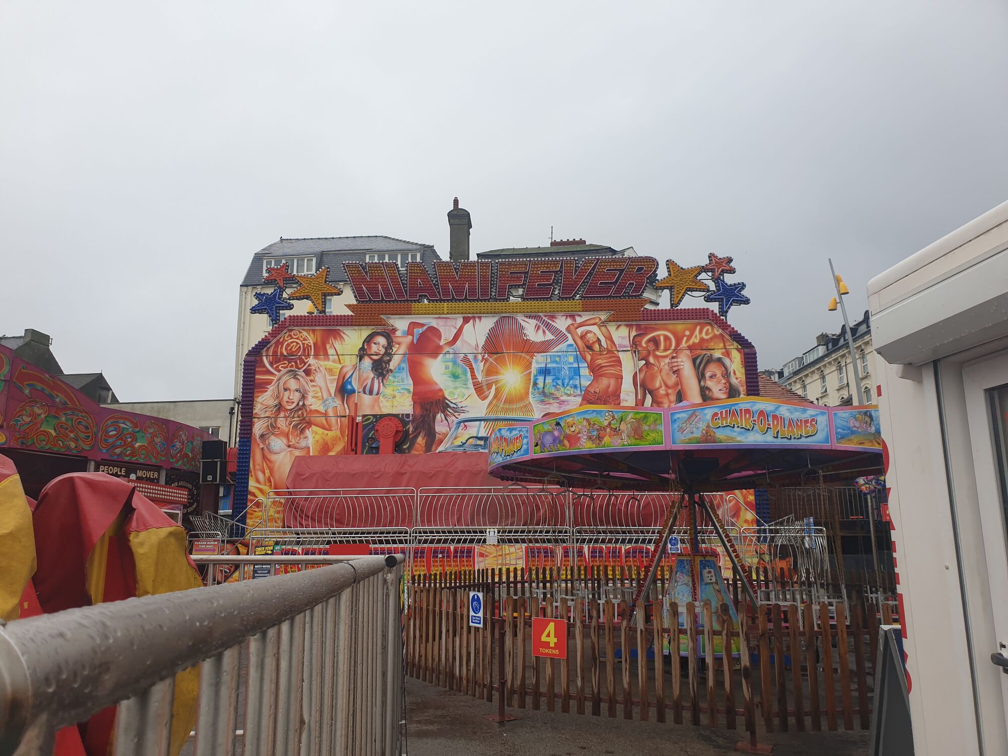 Miami Fever (Carousel Park) - Coasterpedia - The Roller Coaster and ...