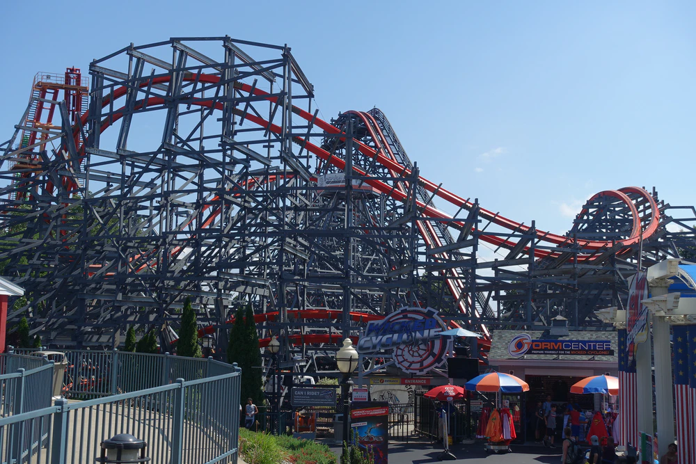 Wicked Cyclone - Coasterpedia - The Amusement Ride Wiki